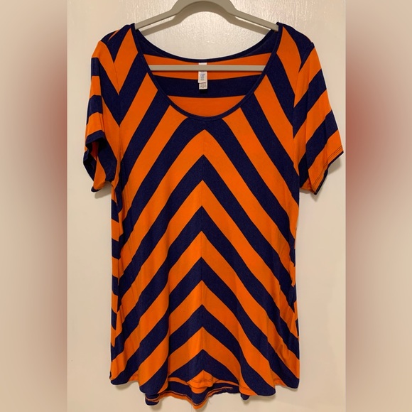 LuLaRoe | Tops | Lularoe Classic T | Poshmark